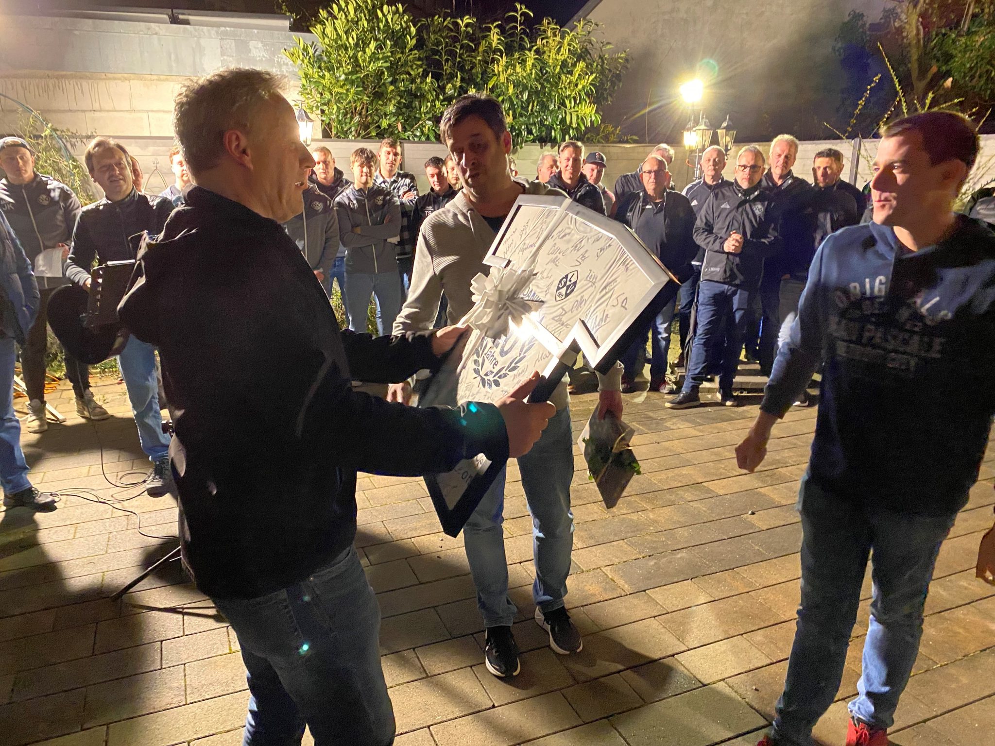 Bewegender Abschied vom SVL-Boss - aktives dorf leutesheim e.V.